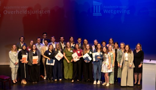 Diploma-uitreiking: alle laatstejaars trainees geslaagd! | Academie ...